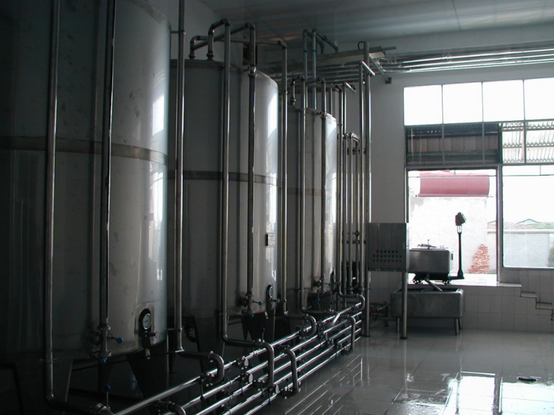 Fresh milk collection, cooling and storage system